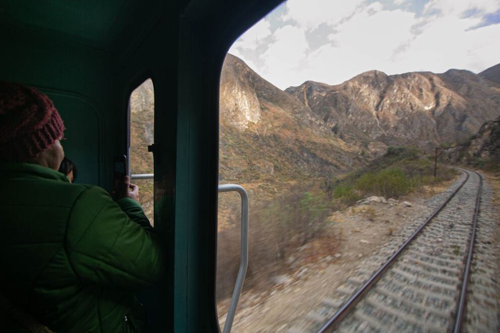 El Tren Macho: una travesía inolvidable a través de la Sierra Central ...