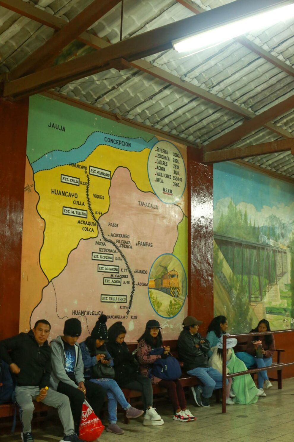 El Tren Macho: una travesía inolvidable a través de la Sierra Central ...